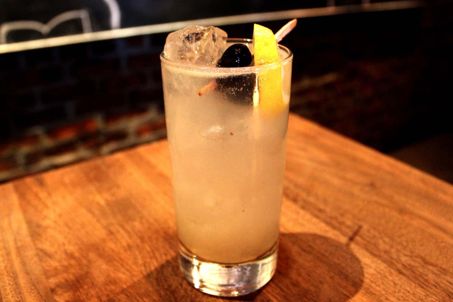 🍹 Tom Collins Cocktail Recipe - Foodrinky Drink Recipes